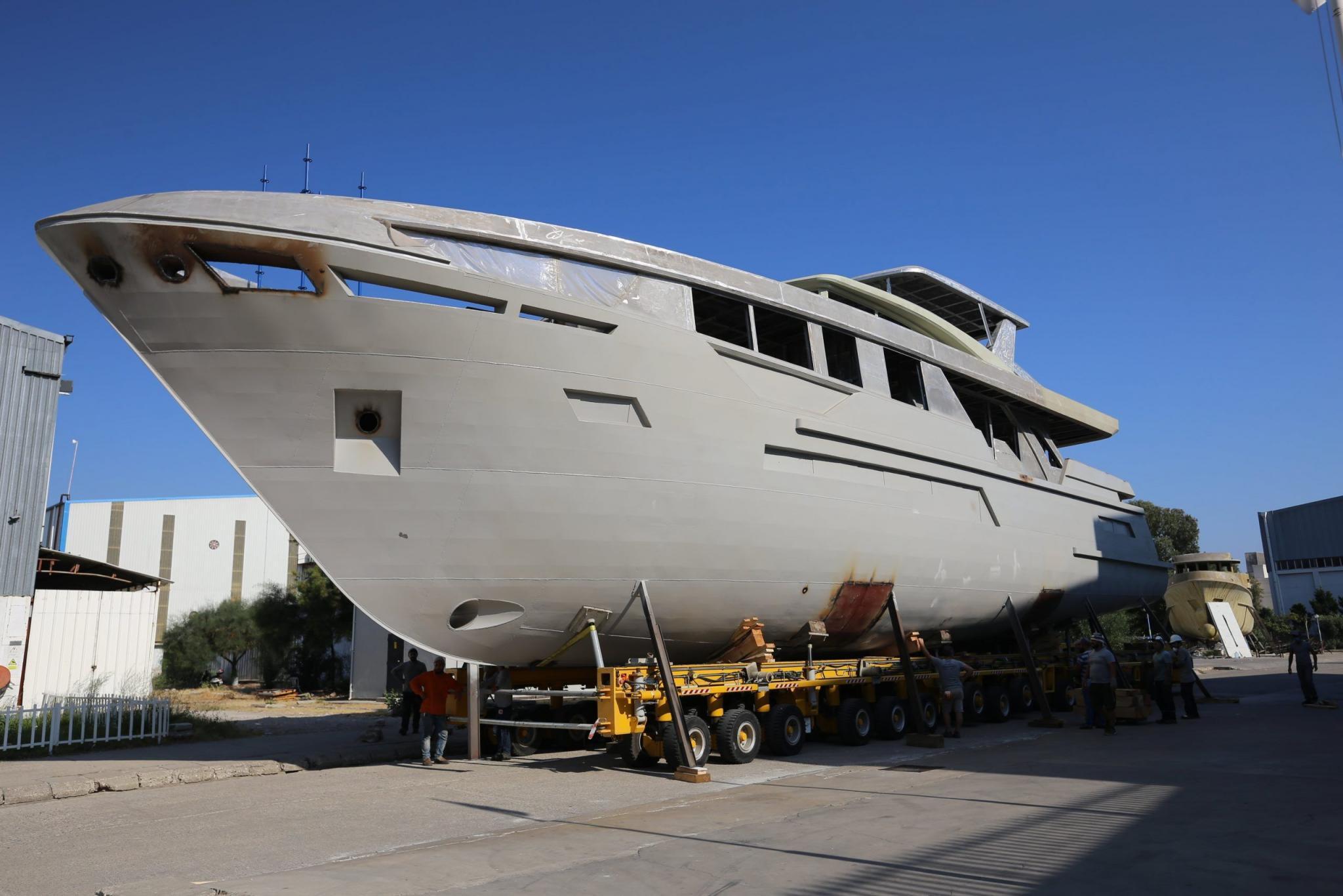 Bering 92 construction progress - Bering Yachts