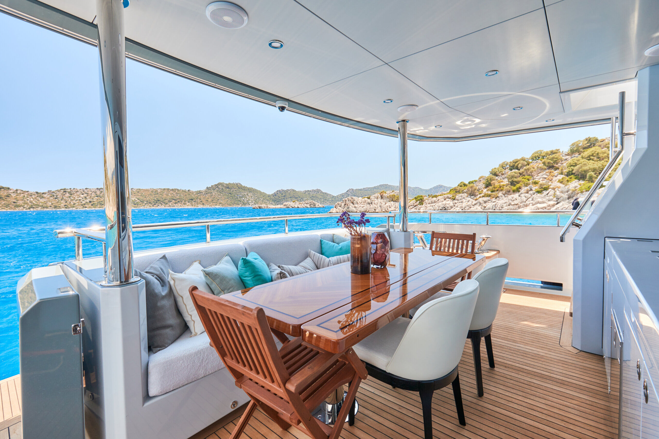 Bering 77 Expedition Yacht | Bering Yachts