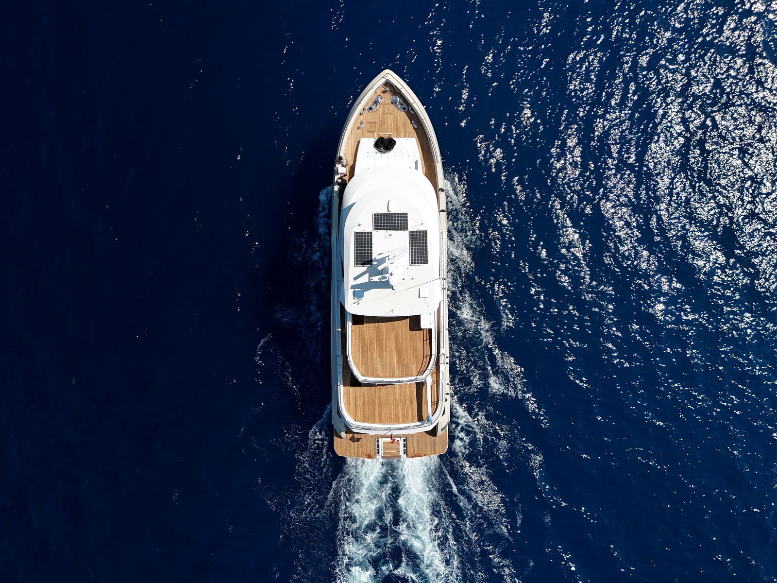 Steel oceanic luxury displacement yacht B88 | Bering Yachts