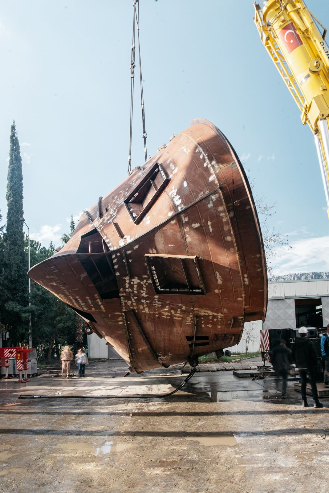 Third Bering 72 Hull Turnover Sets New Standards in Yacht Innovation ...