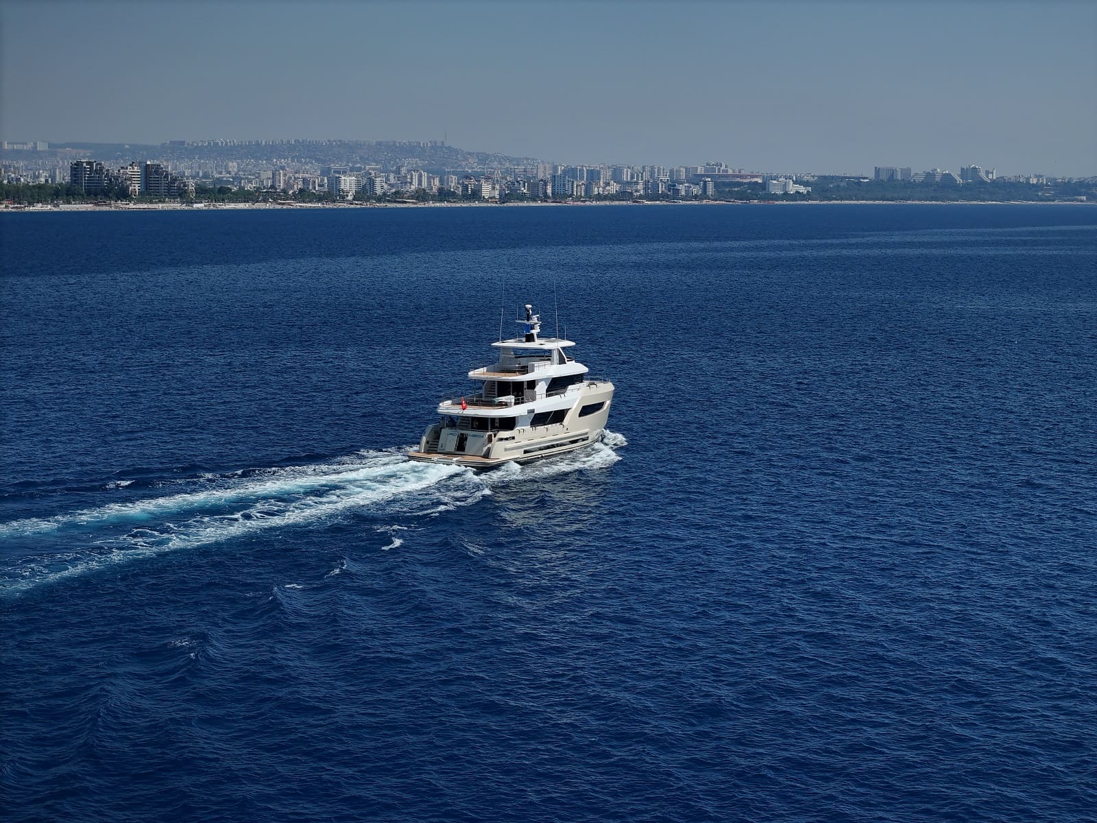 Steel oceanic luxury displacement yacht B88 | Bering Yachts